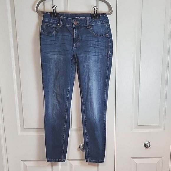 Maurices | Jeans | Maurices Jeans Mid Wash Low Rise Sz M Short | Poshmark